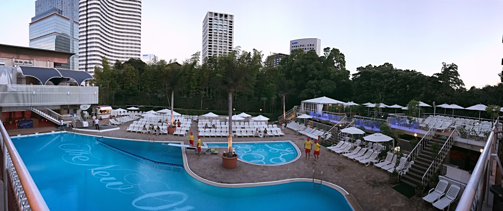 Visit to a Luxury Outdoor Pool in Tokyo: The Hotel New Otani Garden ...