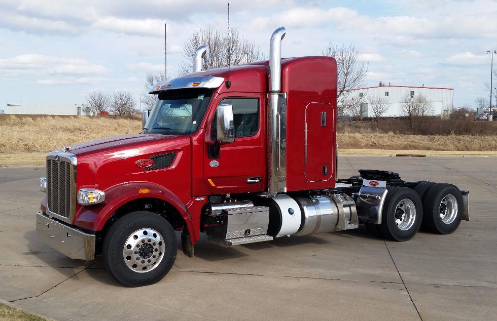 DIECIOCHO RUEDAS: PETERBILT… FIRST CLASS MAGAZINE CUMPLE 35 AÑOS…