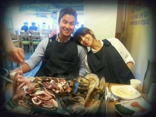 Sunye, con cinco meses de embarazo, luce más feliz que nunca con esposo