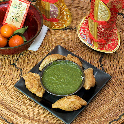 Javaholic: Karipap Ayam--Chicken Curry Puffs