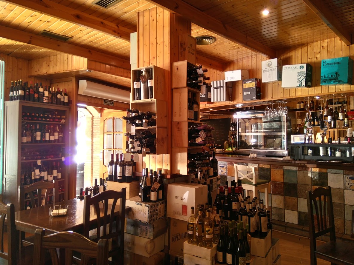 De Vino en Vino / From Wine to Wine: At La Tabernilla, Huelva
