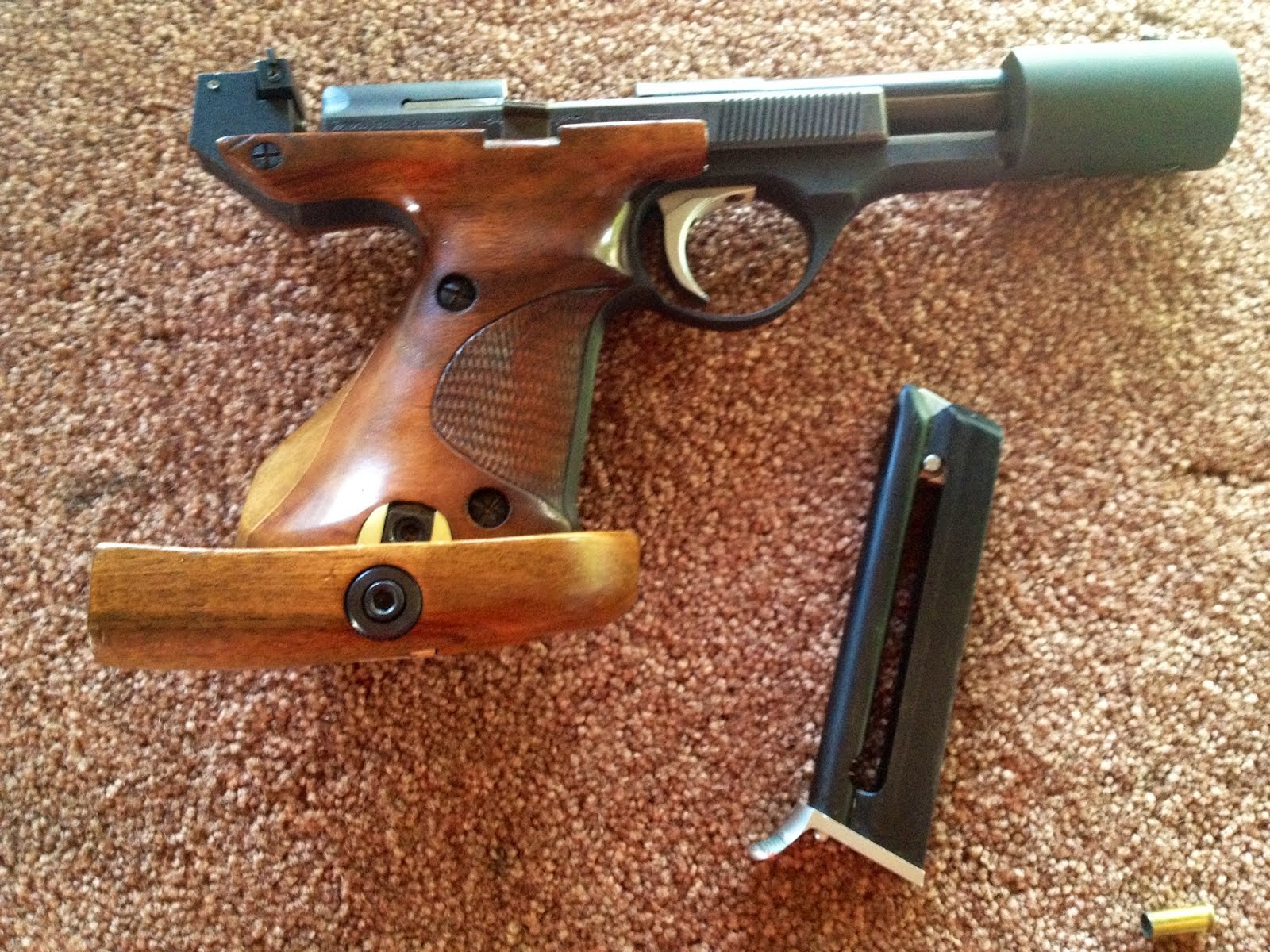 25 Straight: 1973 French Target Pistol