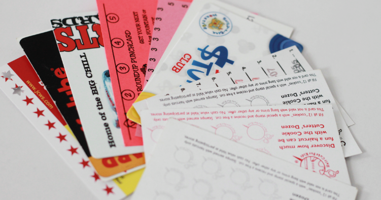 do it yourself divas: DIY: Punch Card/Loyalty Card Organizer