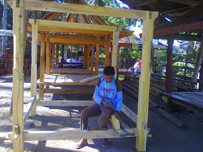 Berugak Kayu Gunung Sari, Rambah Pasar Nusantara dan Mancanegara ...