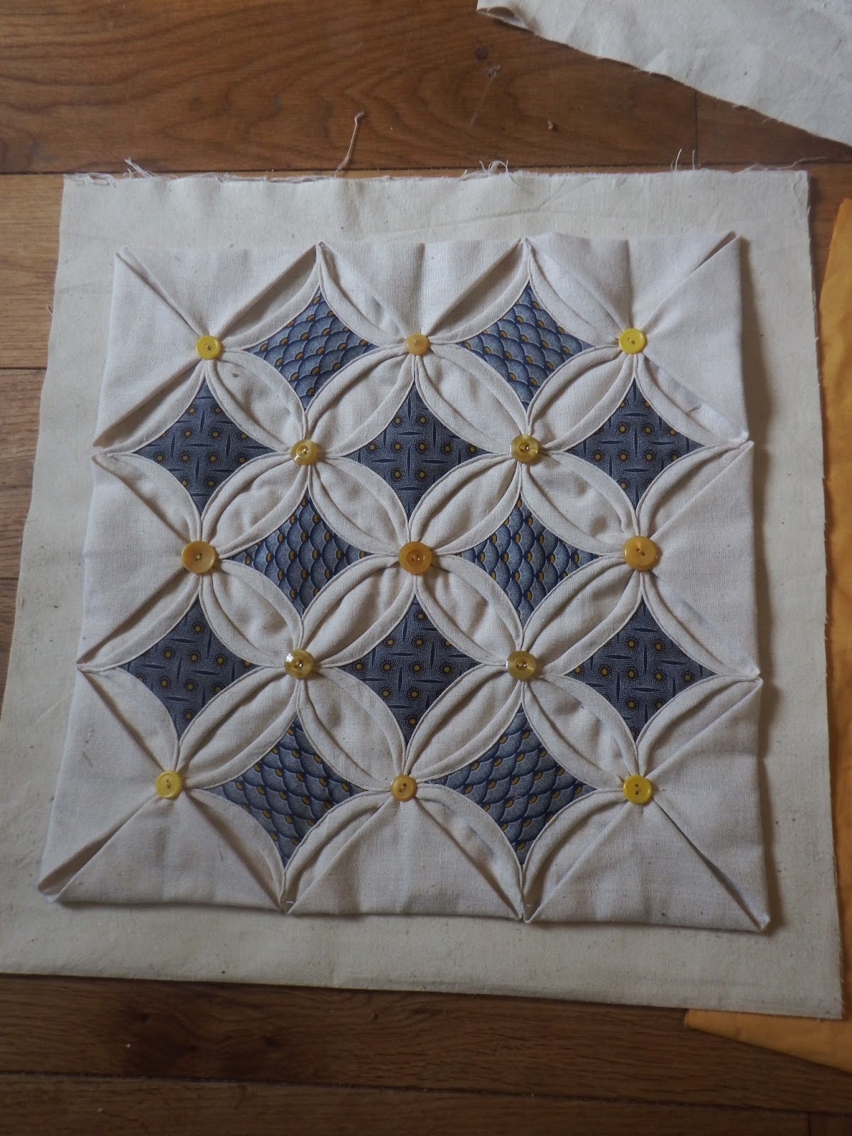 Wonky Patchwork: Cathedral Windows Tote Bag