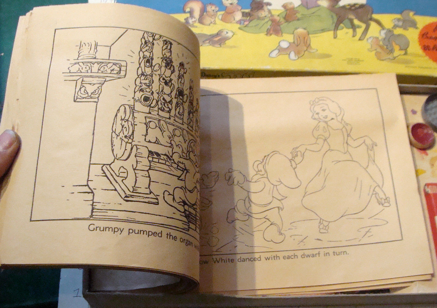 Filmic Light - Snow White Archive: 1938 Snow White Paint & Crayon Set ...