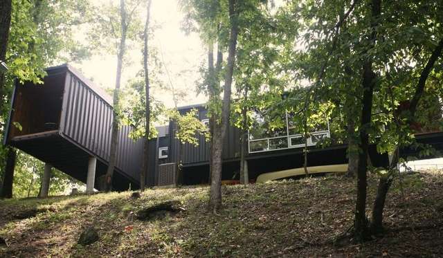 Boc: Marti Montgomerys shipping container house Springfield Missouri