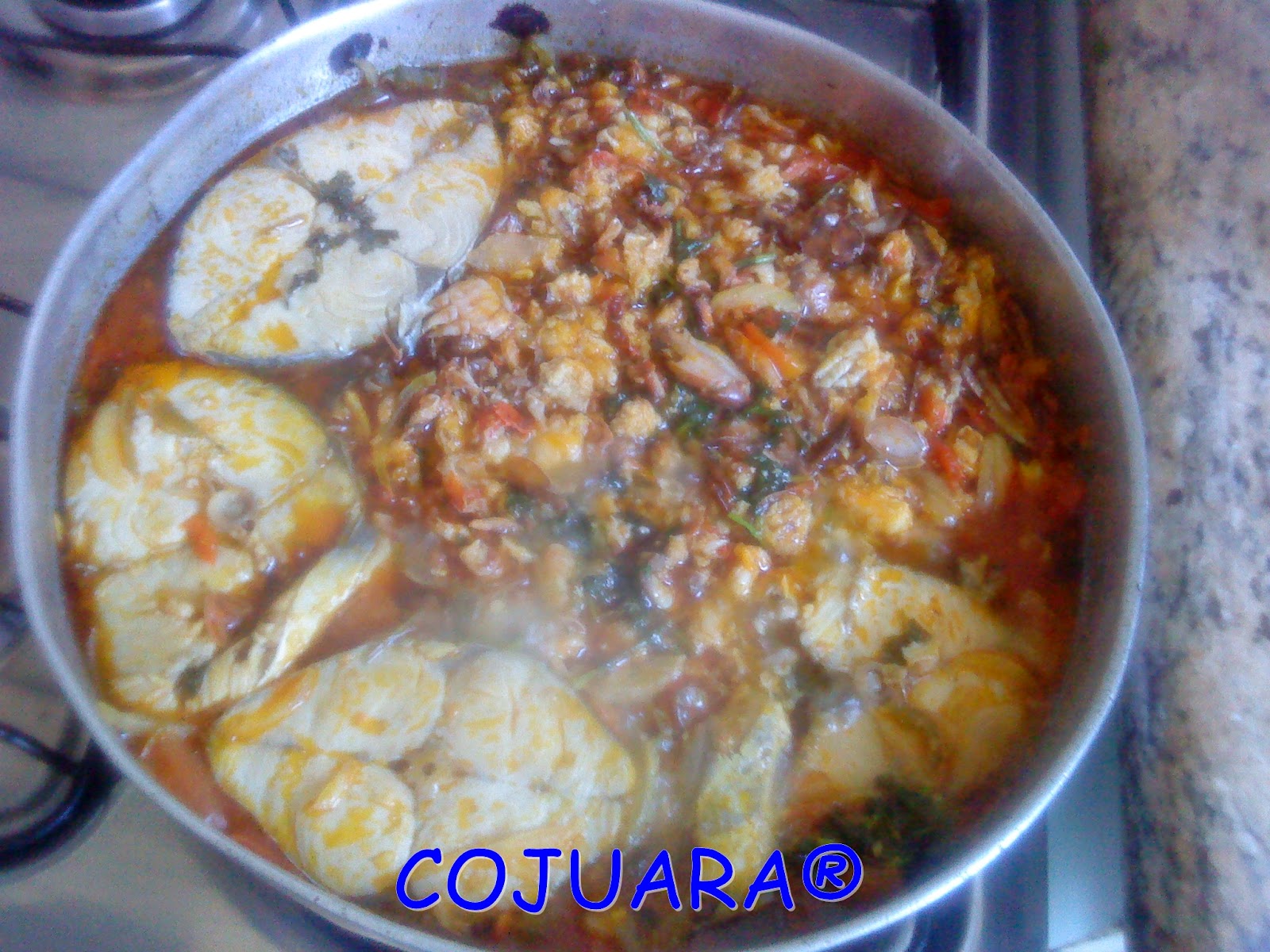 RADIOTWITTIDADE: MOQUECA DE PEIXE COM SIRI MOLE