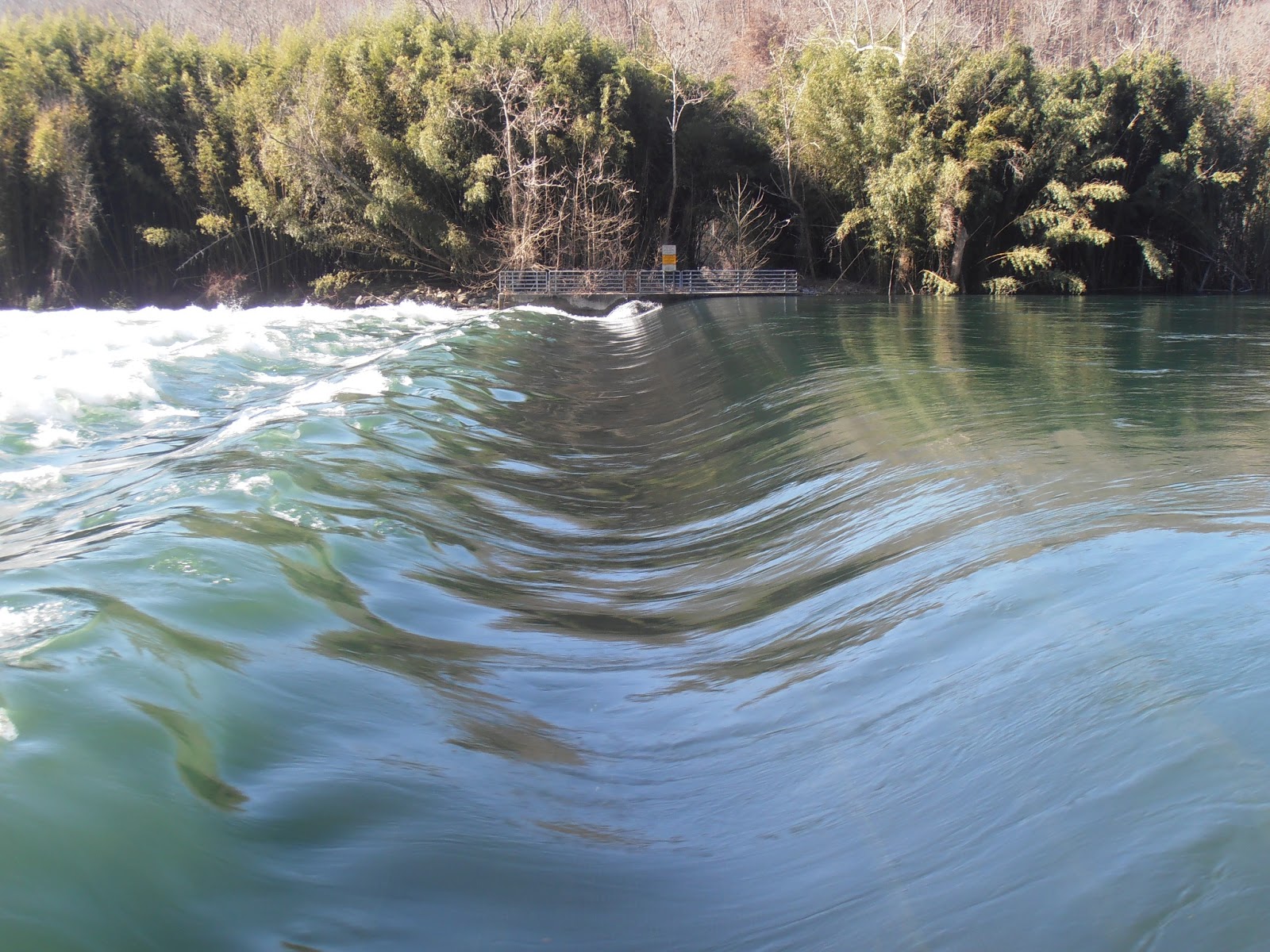 American Travel Journal: Sluicing water at Norris Dam