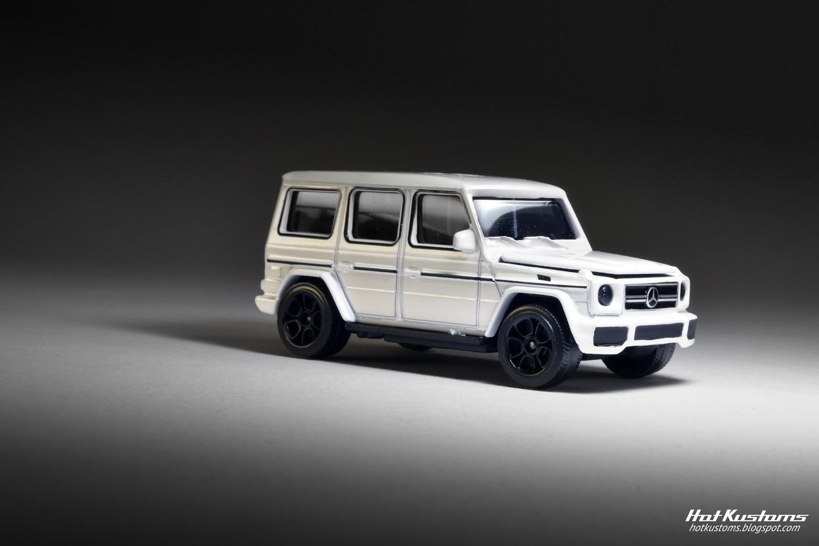 Majorette Dubai Police & Mercedes AMG G63 Walk-Thru