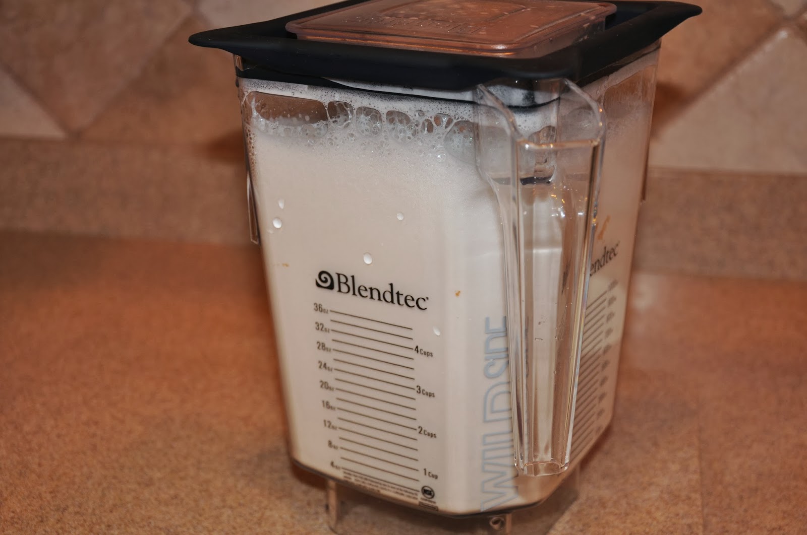 The Changeable Table: Crazy Cake (in a blender)