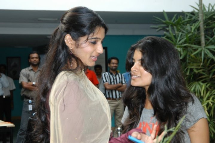 Divya -singer – Airtel super singer anchor new photos | Masala Pics