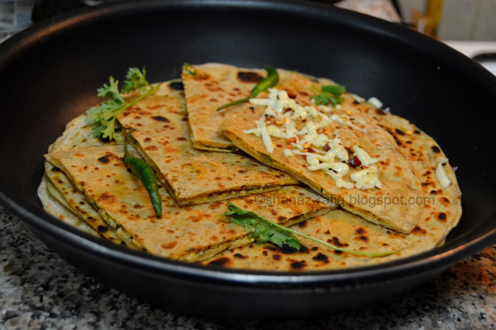 Love To Cook: Paneer and Capsicum Paratha