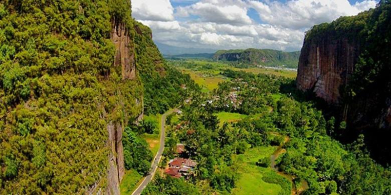 Harrau Valley, the best Valley in Indonesia - Amazing Indonesia