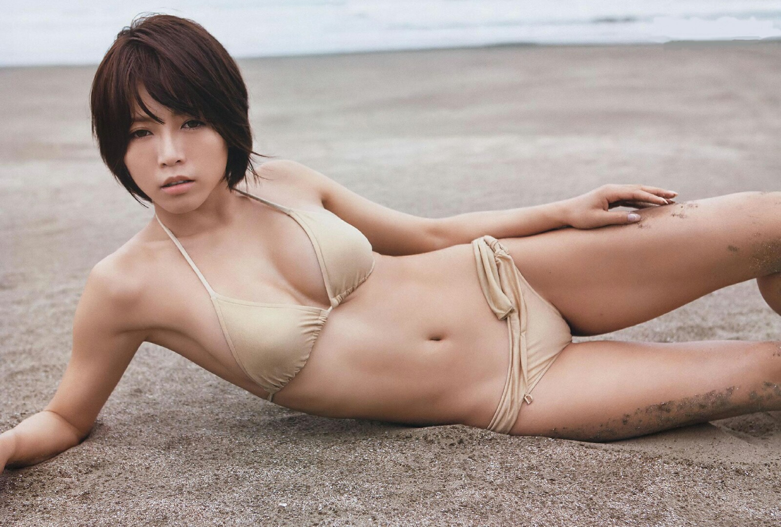 Yumiko Shaku Godzilla