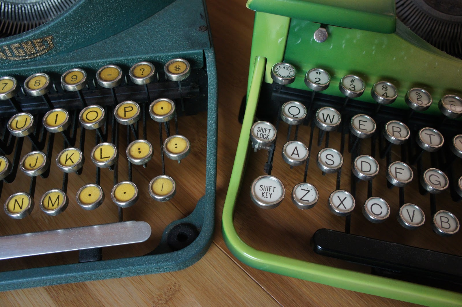 Vintage Technology Obsessions: Green Machines: A Royal Signet and ...