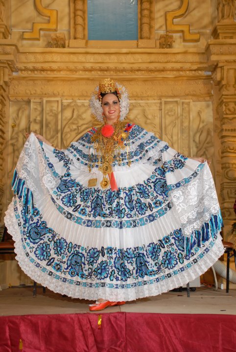 La Pollera de Panamá: FESTIVAL NACIONAL DE LA POLLERA 2010, ESTEFANIA ...