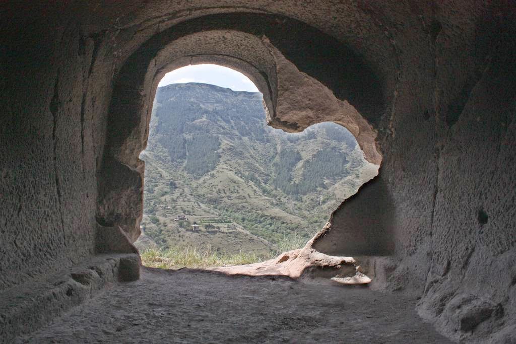 The Cave City of Vardzia ~ Kuriositas