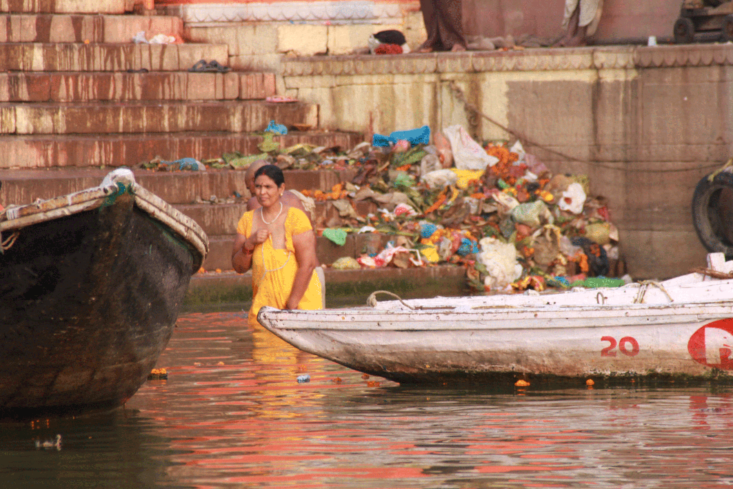 Indian Girls Bathing In Ganga Must See
