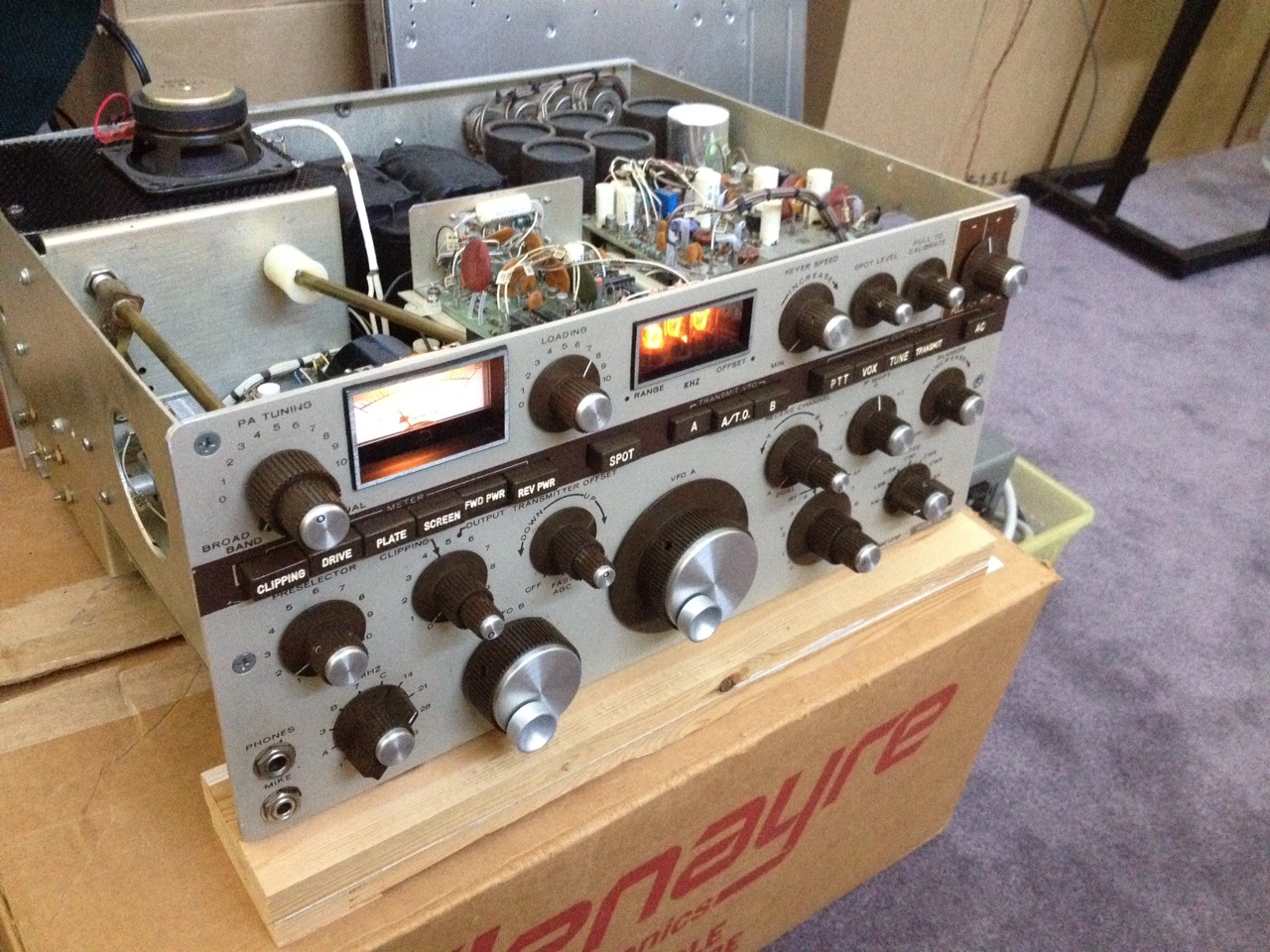 VA7LI: Signal One CX-7A transceiver