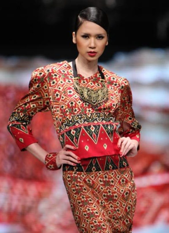 Asian fashion and style clothes in 2012: Batik indonesia fashion and ...