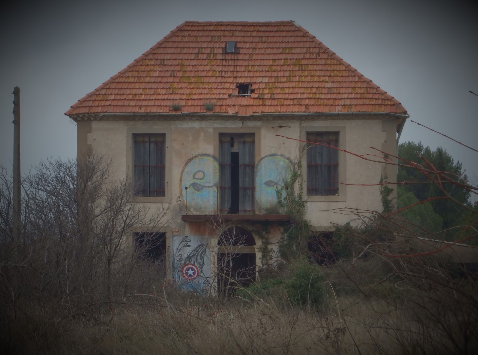 hérault insolite: la maison hantée de Loupian
