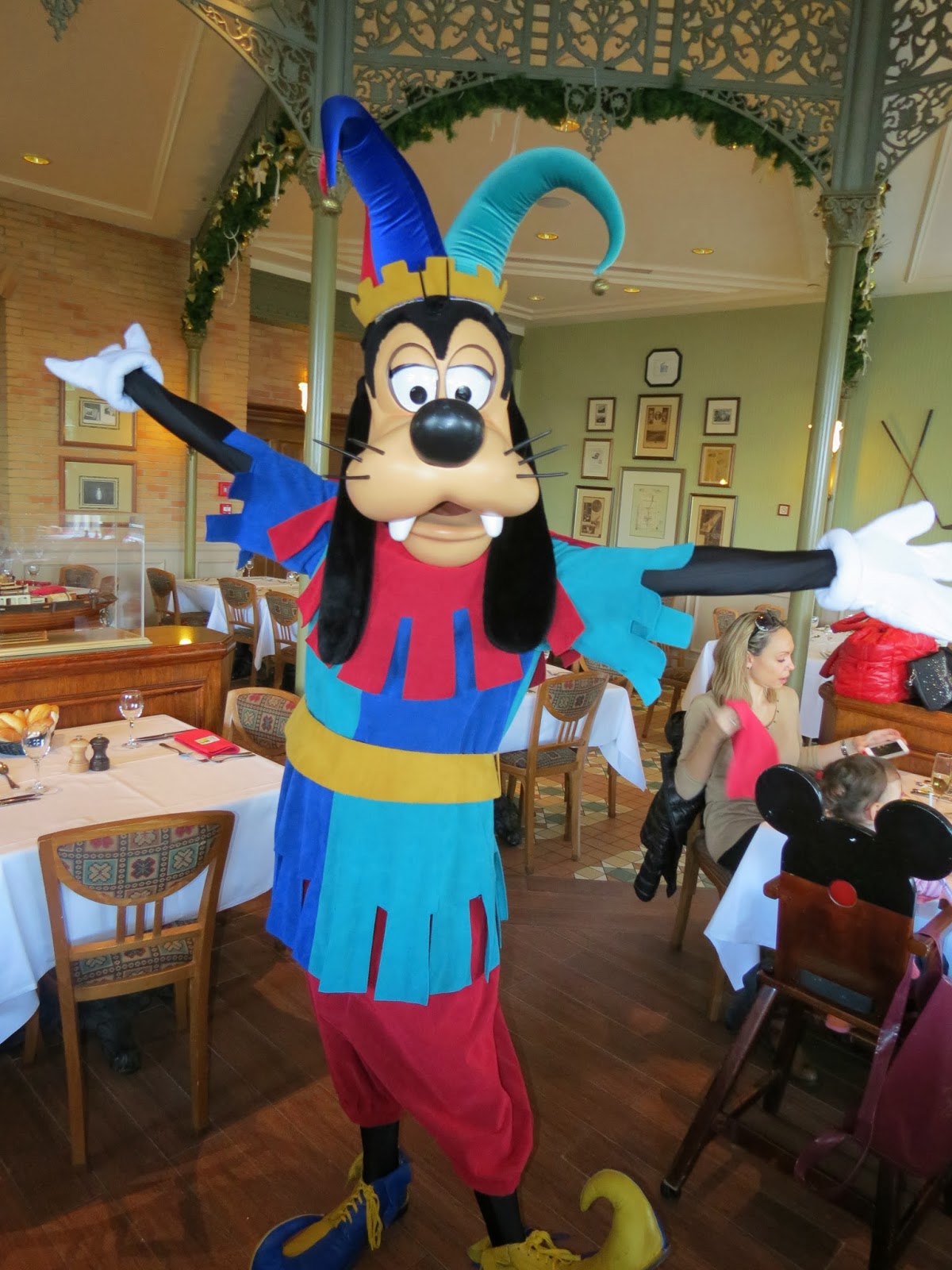 Unofficial Disney Character Hunting Guide: Disneyland Paris ...