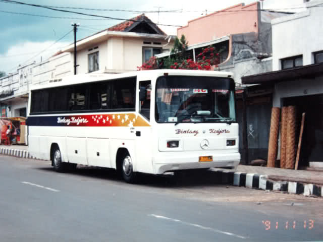 Kumpulan Bis/Bus Jadul Indonesia | Loper Artikel