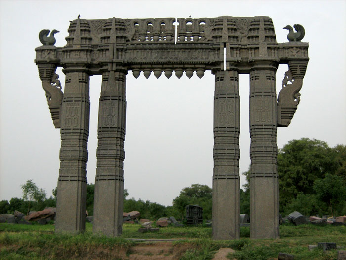 Kakatiya Kala Thoranam, Warangal Fort - History of Kakatiya Dynasty ...