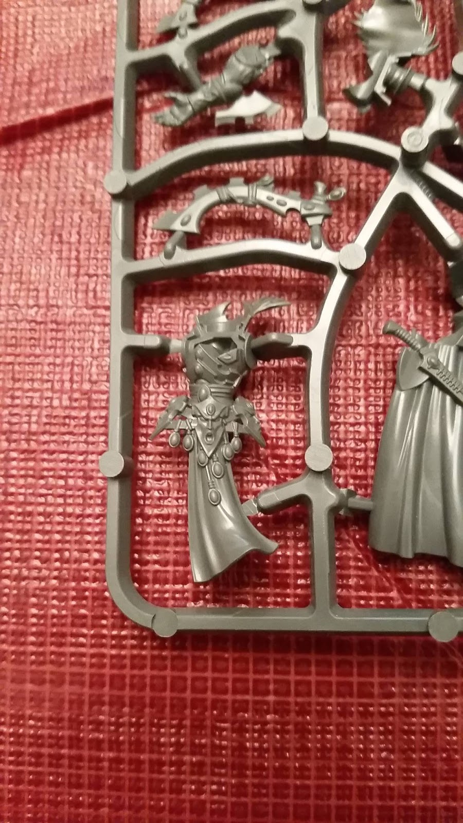 Eldar Triumvirate Box Set Rules and Sprues - Faeit 212