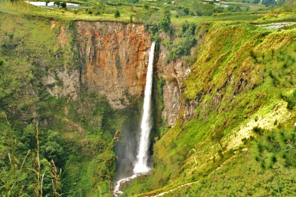 Inside North Sumatra: Sipiso piso Waterfall