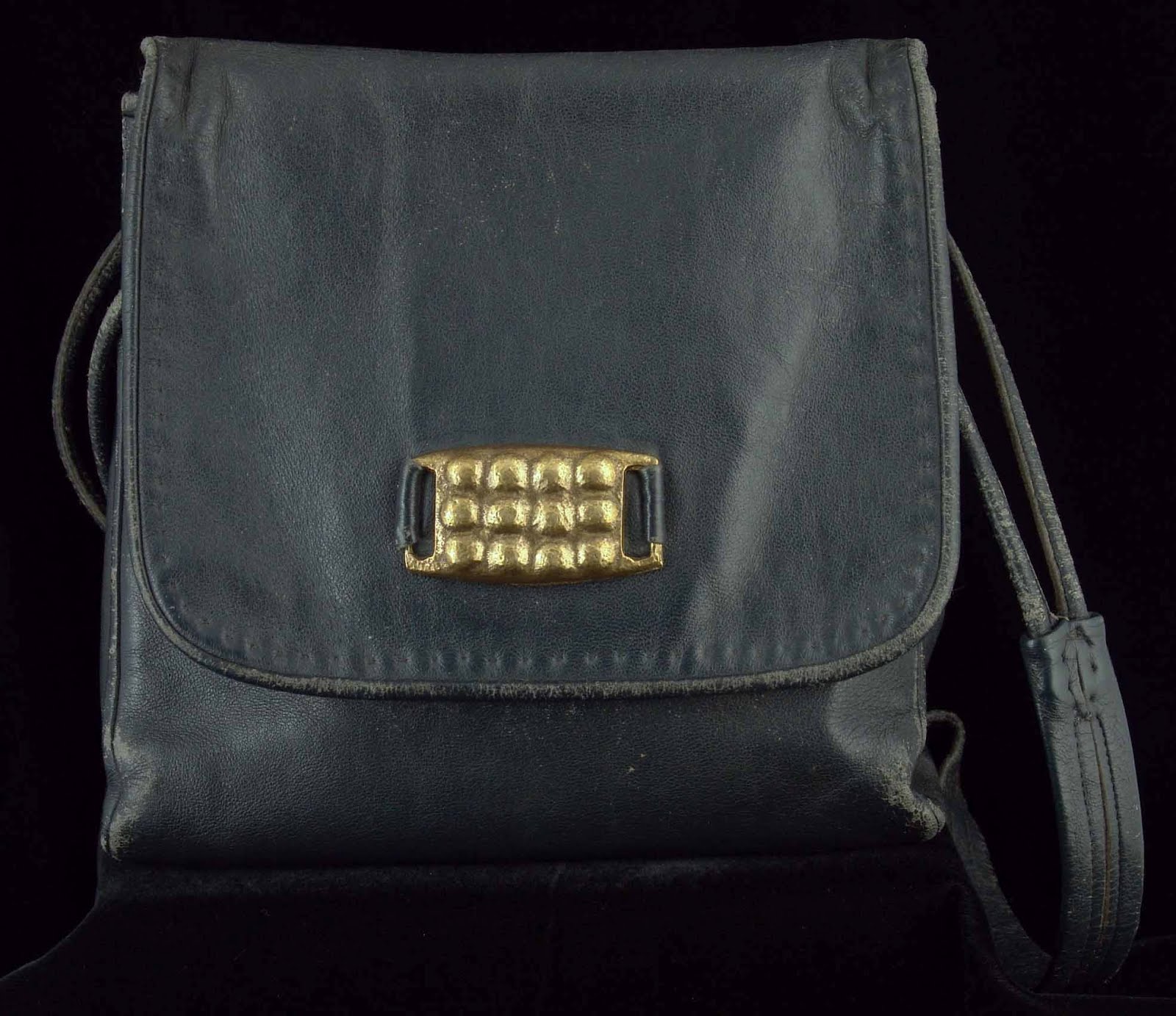 BEYOND BUCKSKIN: "It's a Kiva Bag"