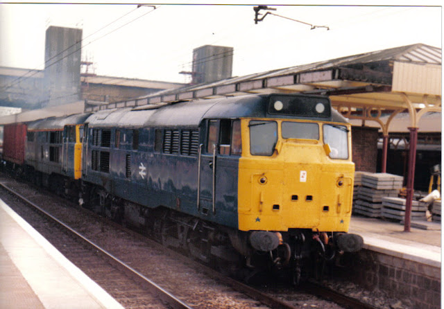 'Along These Tracks' Train Photos Site : Photo Class 31 BR Blue Diesel ...