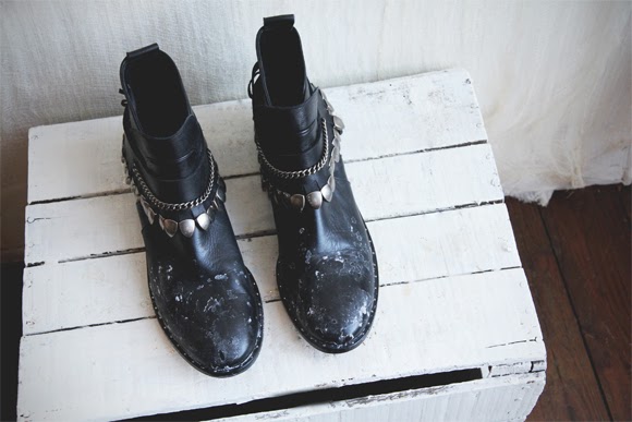 DIY // How to get salt stains out of your leather boots | ITSMEROXY