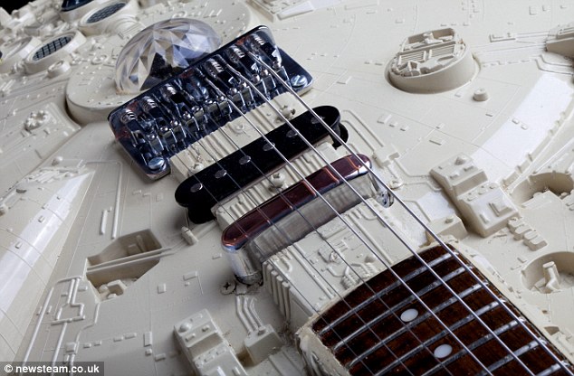 Pensiunan Inggris Ciptakan Koleksi Gitar Unik Bertema Star Wars ...