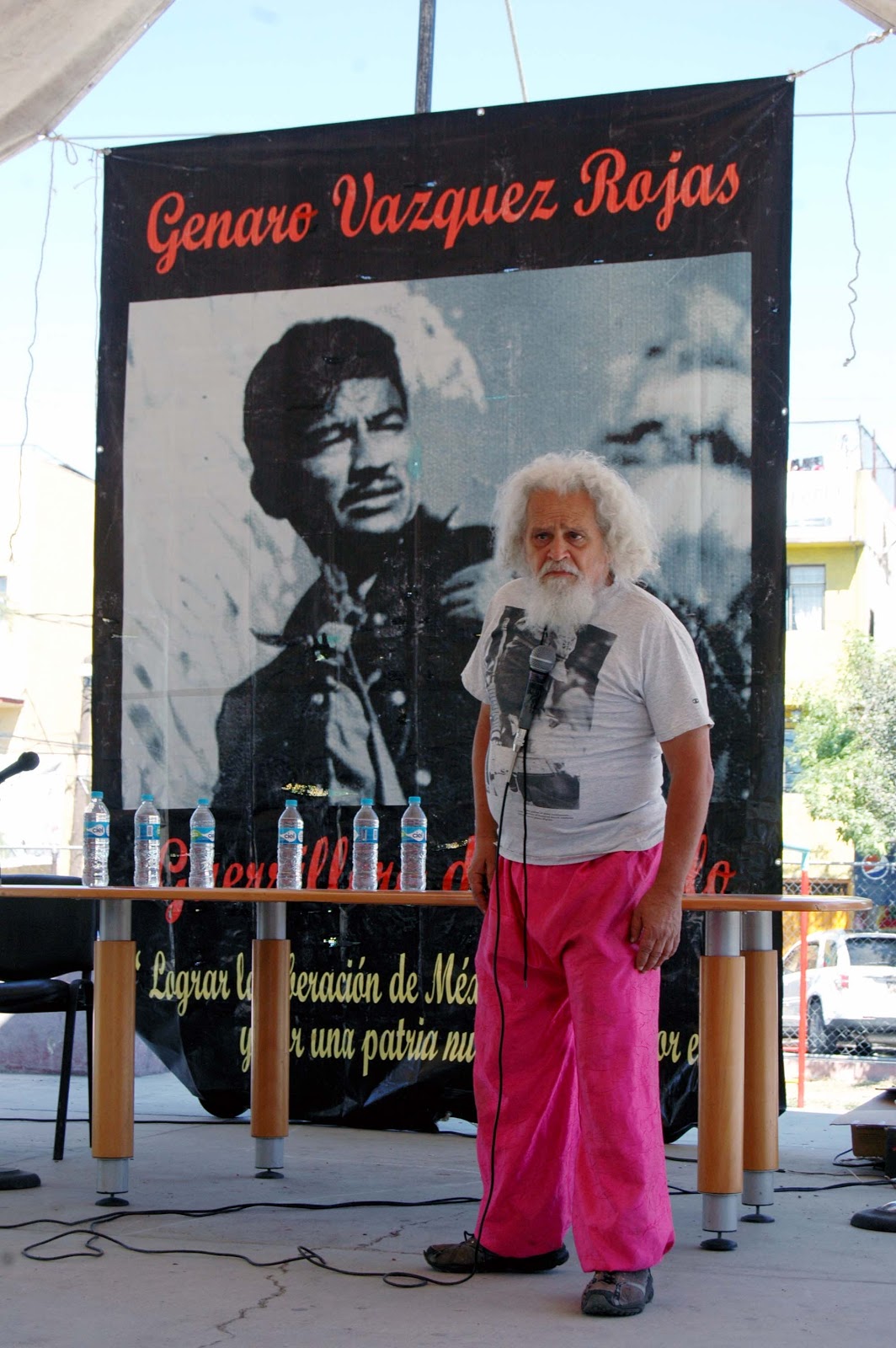 IMAGENES: Homenaje a Genaro Vazquez Rojas en el Campamento 2 de Octubre