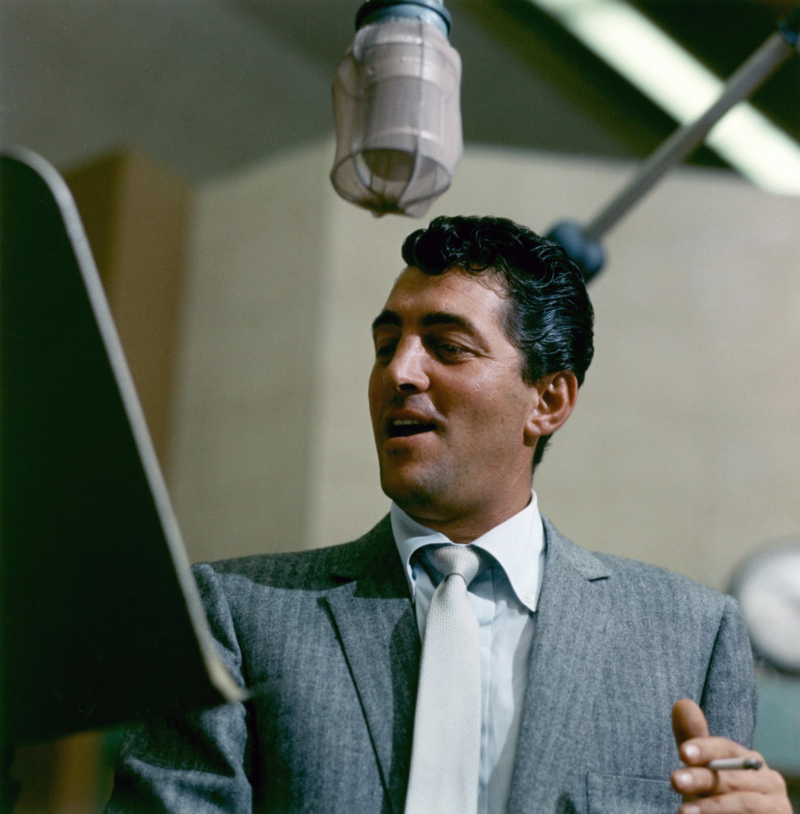 ilovedinomartin: We get to see rare footage of Dean Martin in the ...