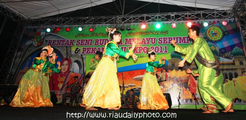 TARI SUKU LAUT TELUK MERANTI PELALAWAN | RIAU DAILY PHOTO