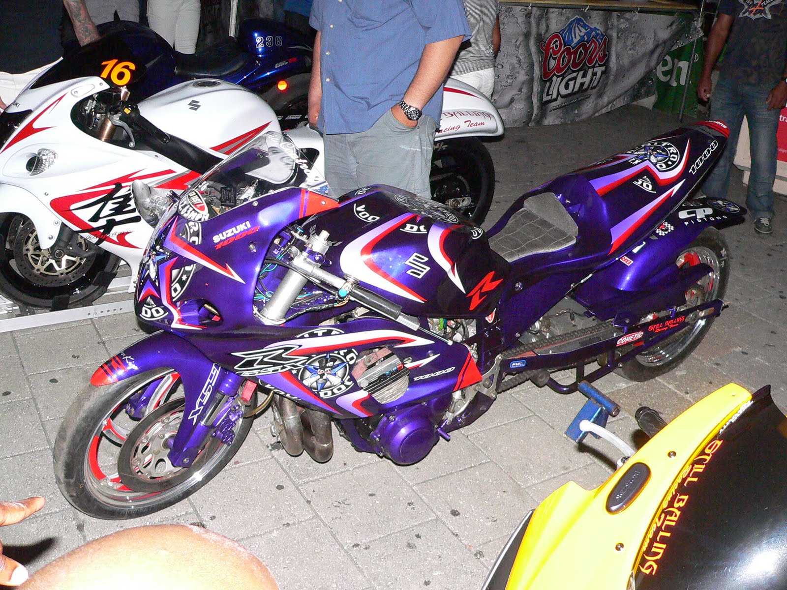 Papo Racing News Cool Cars Hot Girls