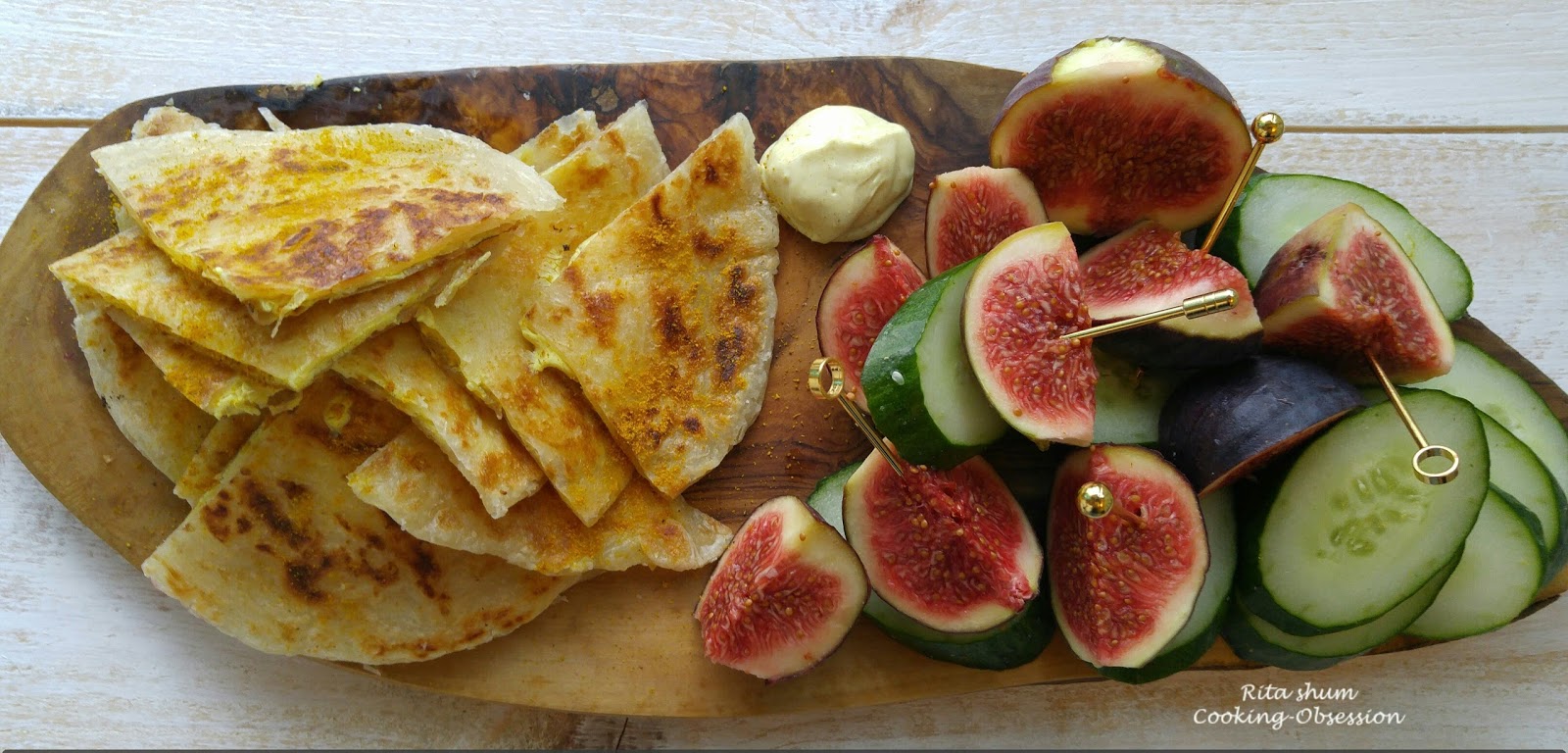 芝士乳酪印度餡餅 Cheese and yoghurt stuffed roti prata ~ Rita Shum