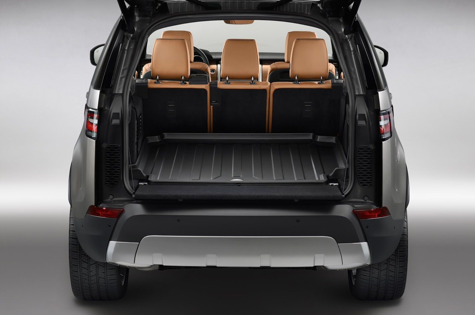 Land Rover Discovery 5 é revelado por inteiro em Paris