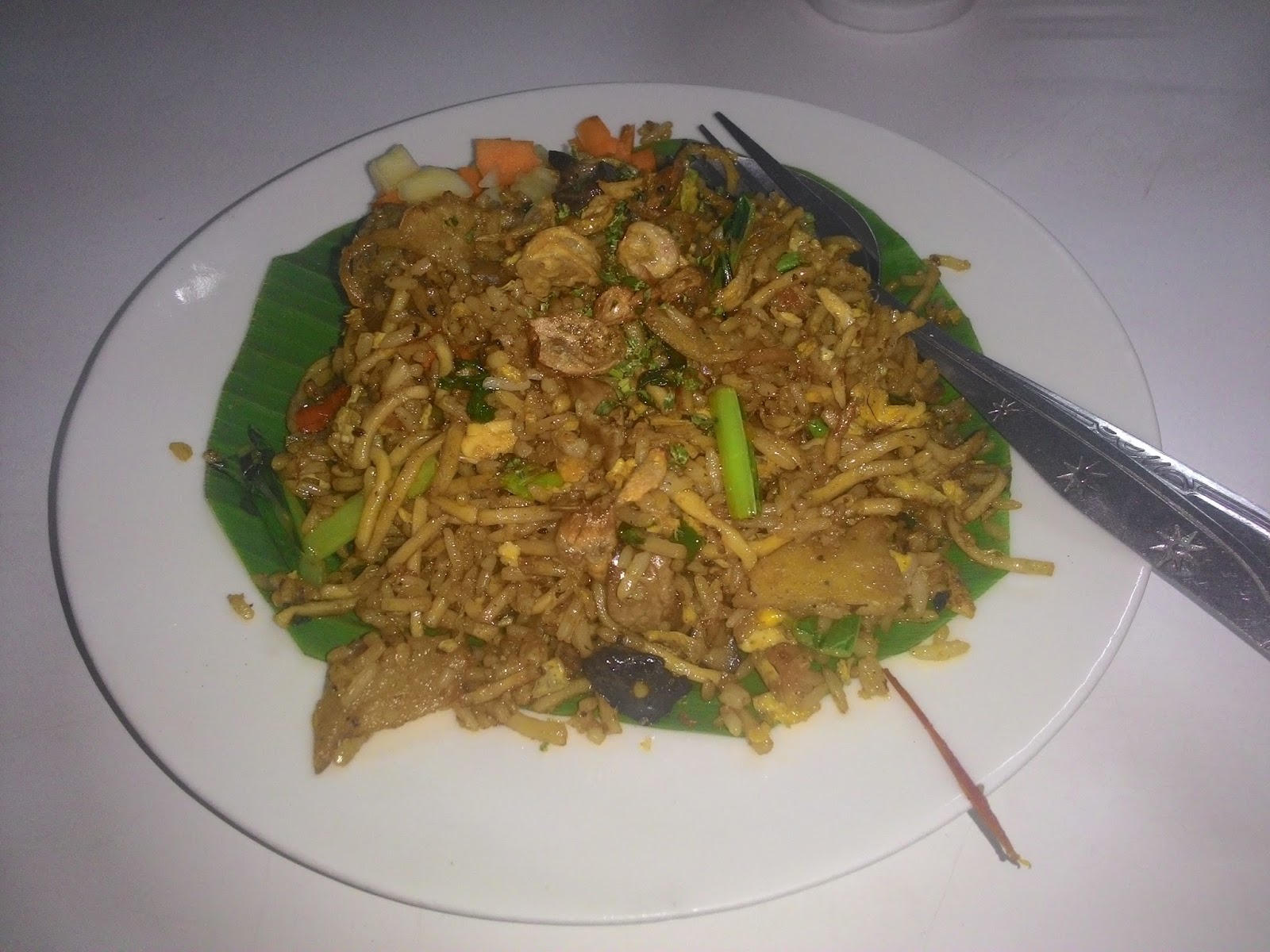 Berbagi Info Kuliner Dunia: Nasi Goreng Mawut at Bakmi Anglo Pak Sono ...