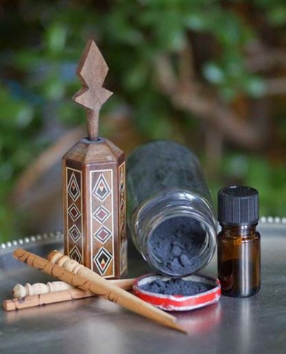 Moroccan health & beauty secrets: KHOL - Moroccan Eye Liner