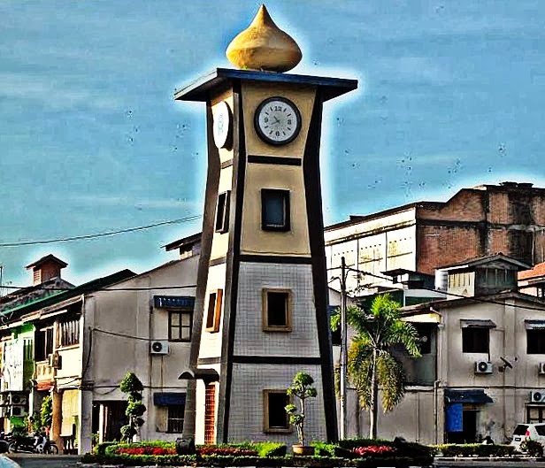 Menara Jam Kemerdekaan Malaysia - Relaks Minda