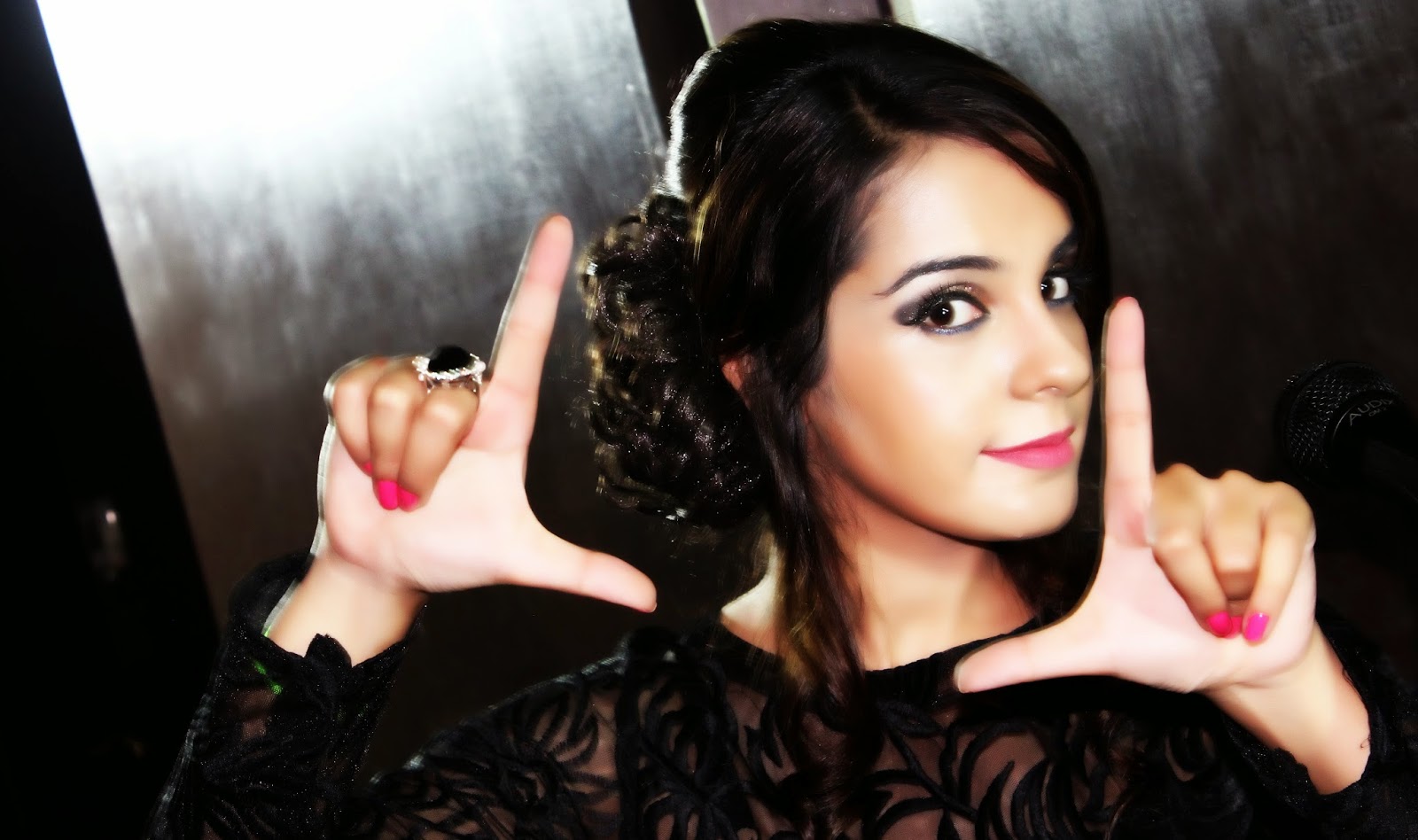 Simar Kaur : Simar Kaur ( Awaz Punjab Di Finalist ) ( Channel V ...