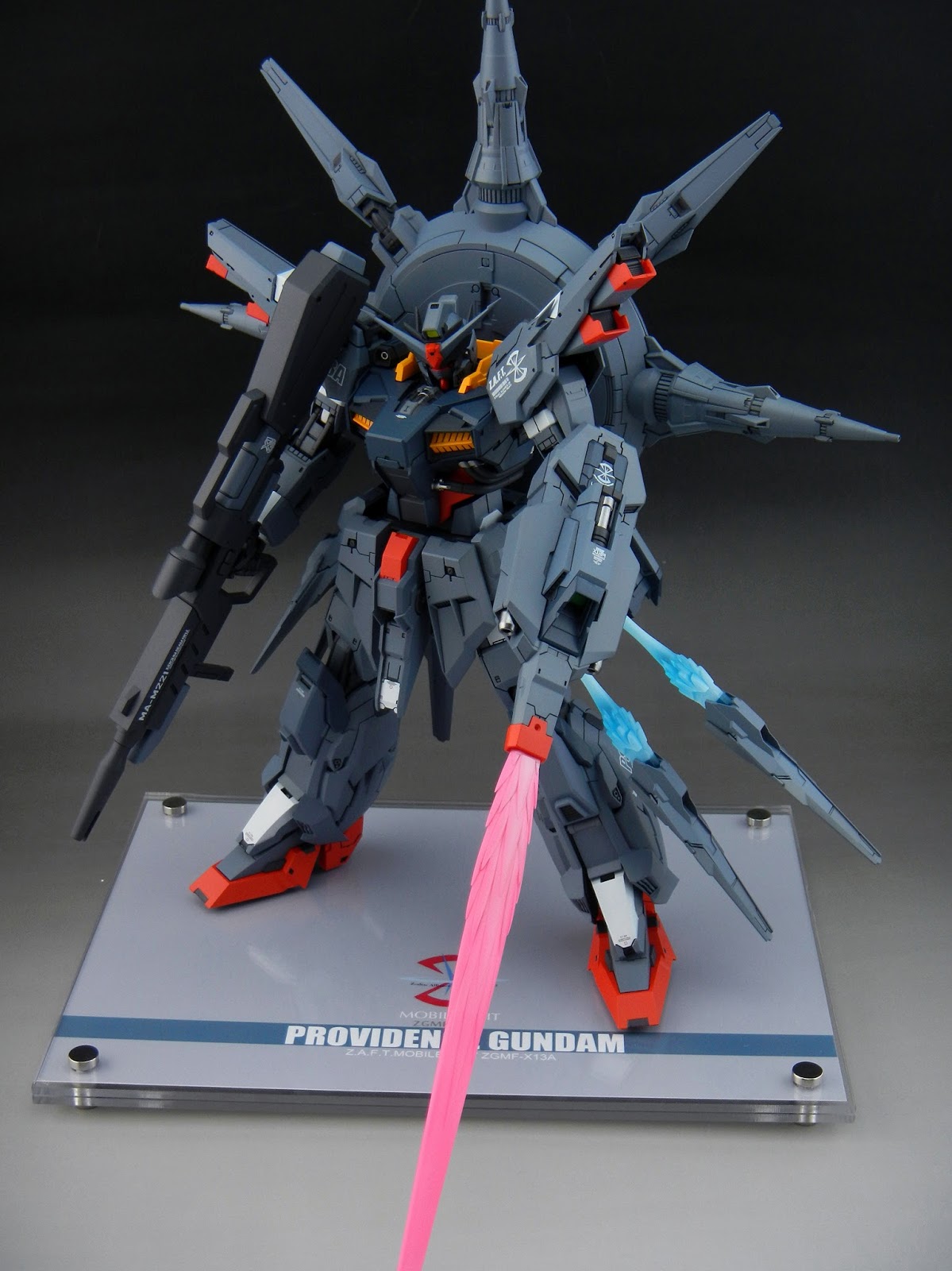 Custom Build: DA MG 1/100 Providence Gundam