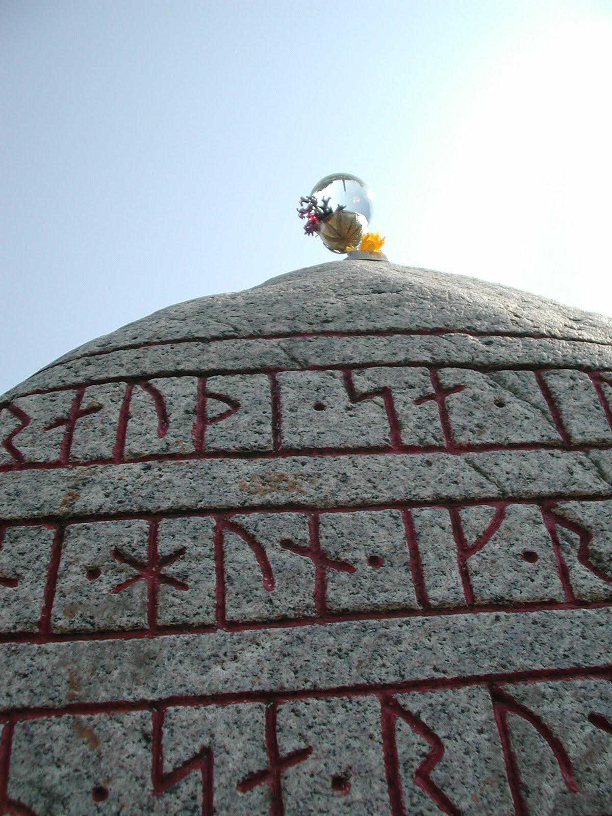 RUNIC DIVINATION: THE RUNE: WEIRD