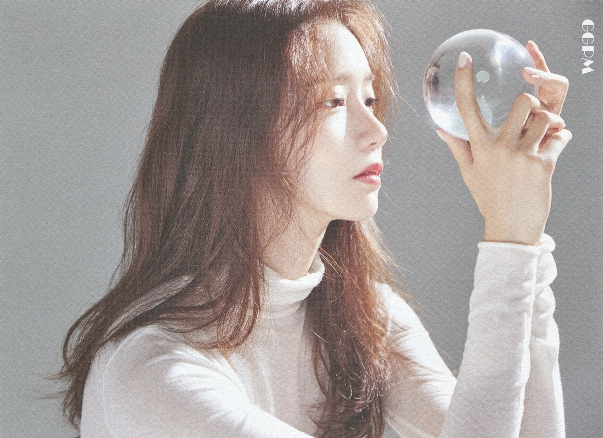 YOONA. Girls' Generation-Oh!GG SEASON'S GREETINGS 2020 - Diary (Preview ...