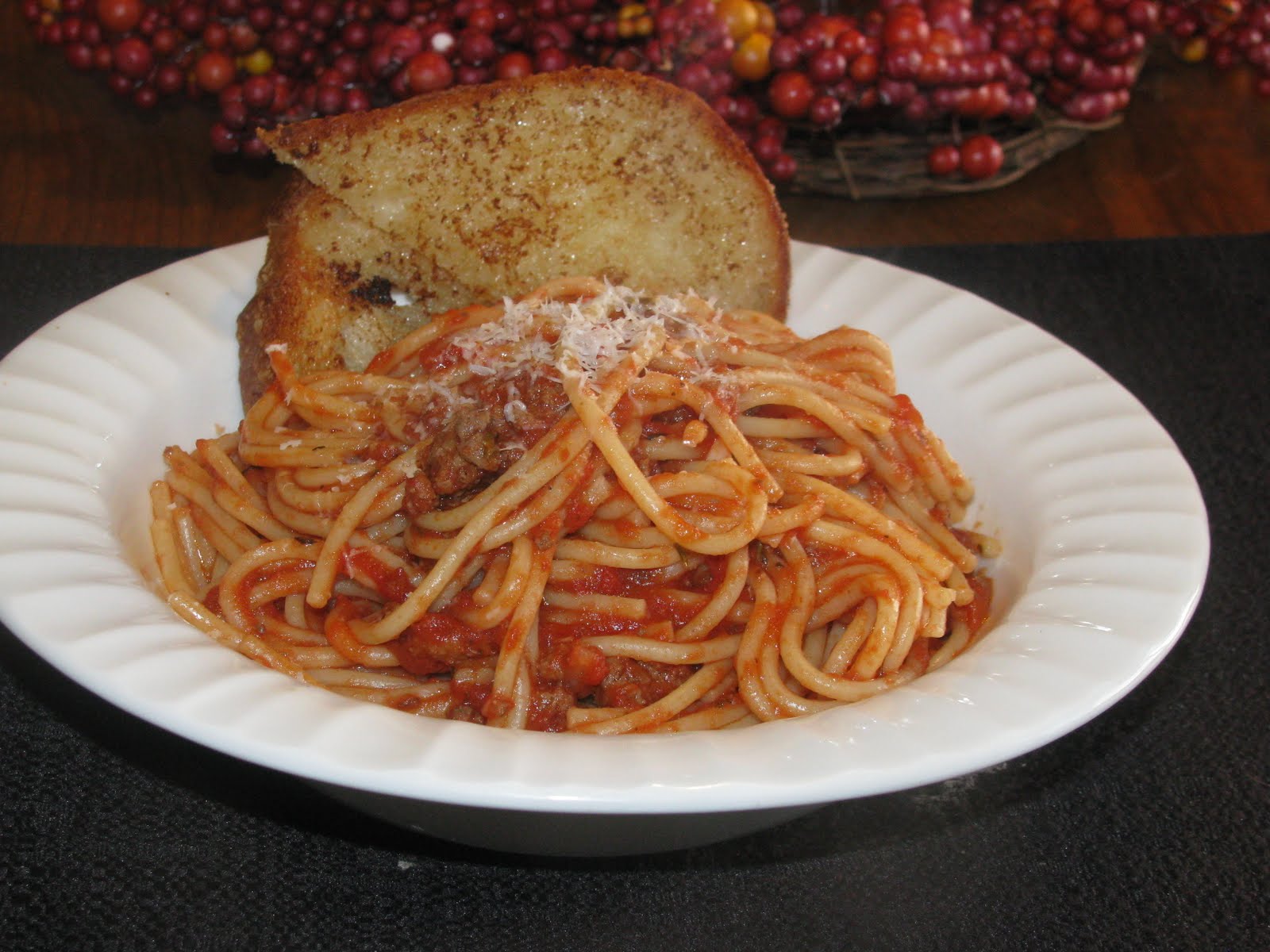 Shamrocks and Shenanigans: Spaghetti & Meat Sauce with Texas Toast
