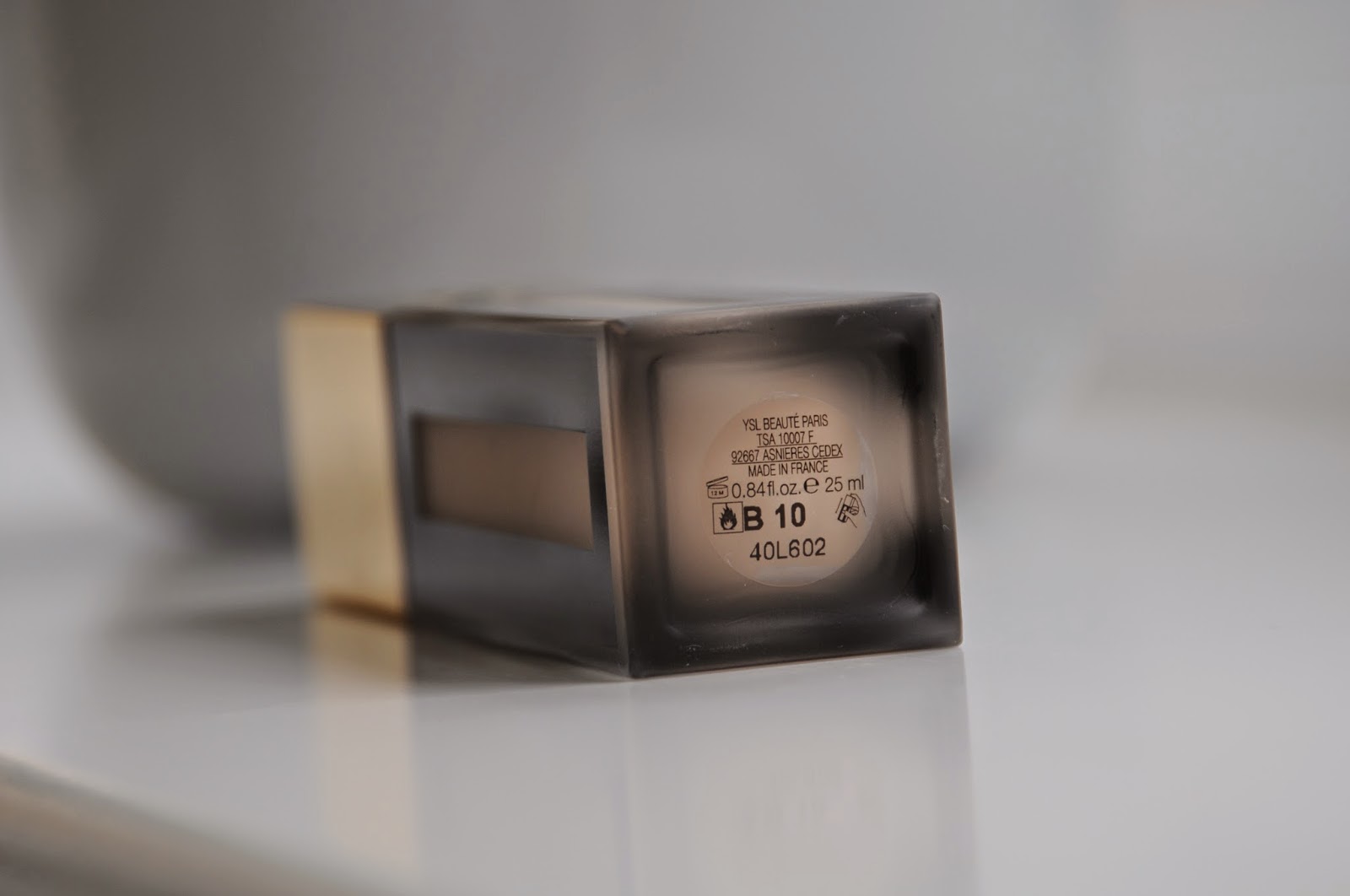Bees Beauty Blog: YSL Fusion Ink Foundation